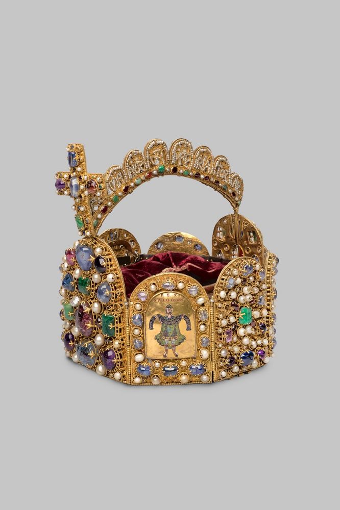 CROWN. Untersuchungen zu Materialität, Technologie und ...